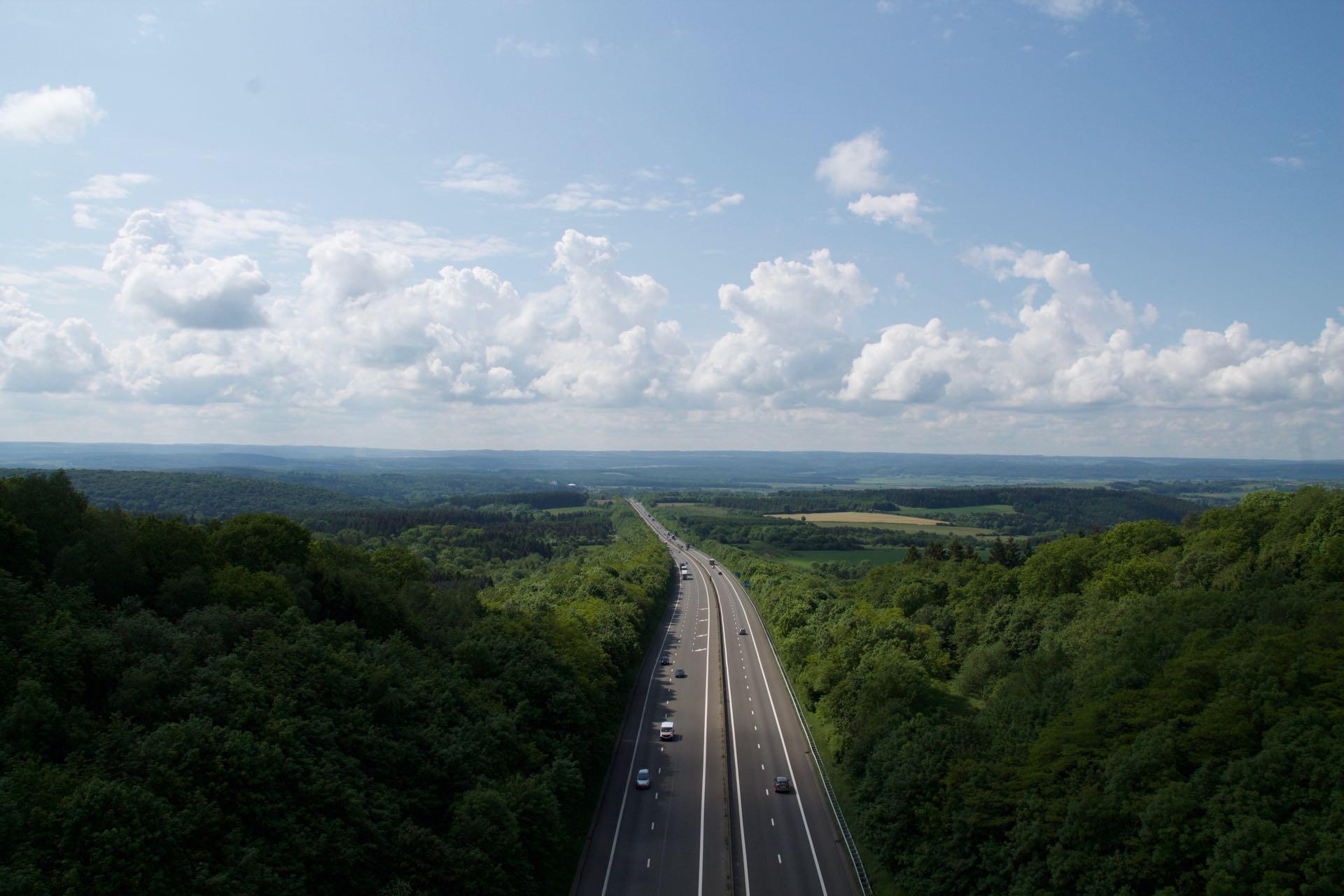 Plattform für Fahrzeug­überführungen regional, bundes- & europaweit ...